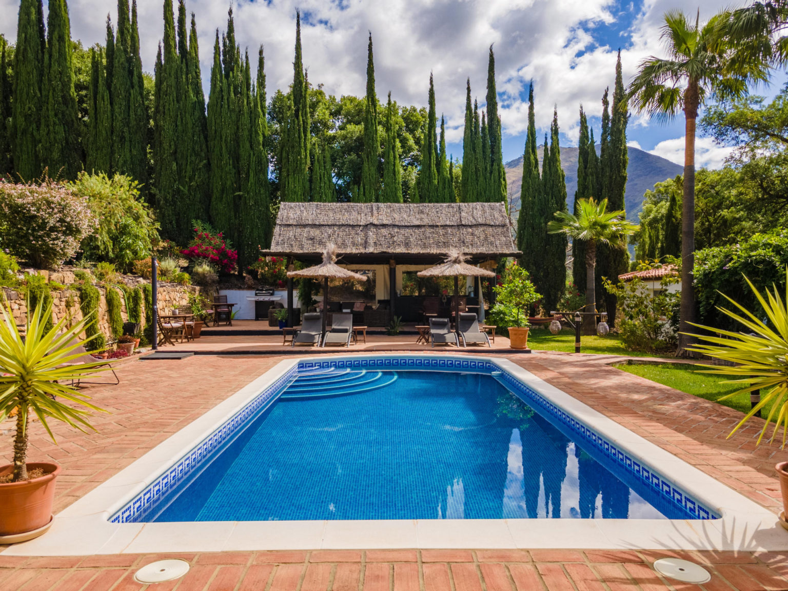 A countryside wonder: Luxury country villa - Villas & Fincas